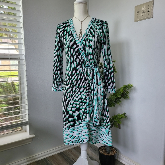 BCBGMaxAzria | Dresses | Bcbg Maxazria Dress | Poshmark